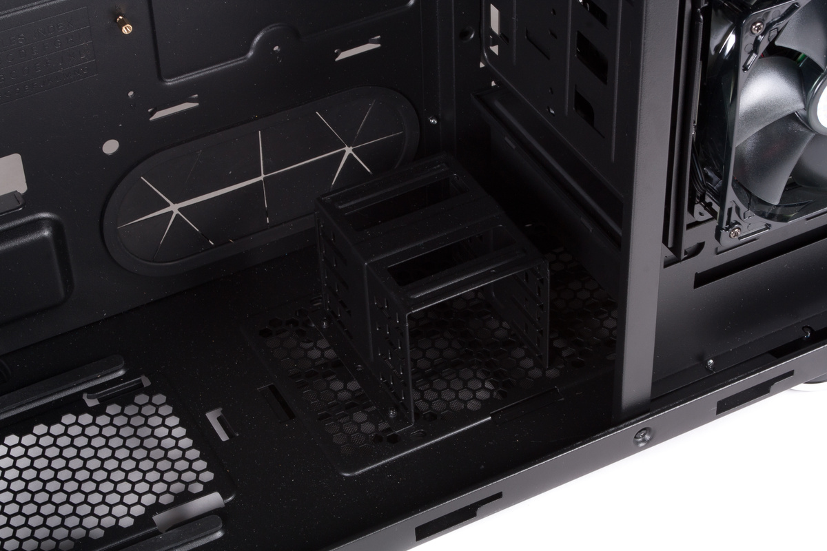 CM Storm Trooper review: niets meer te wensen. - Intern - Hardware Info