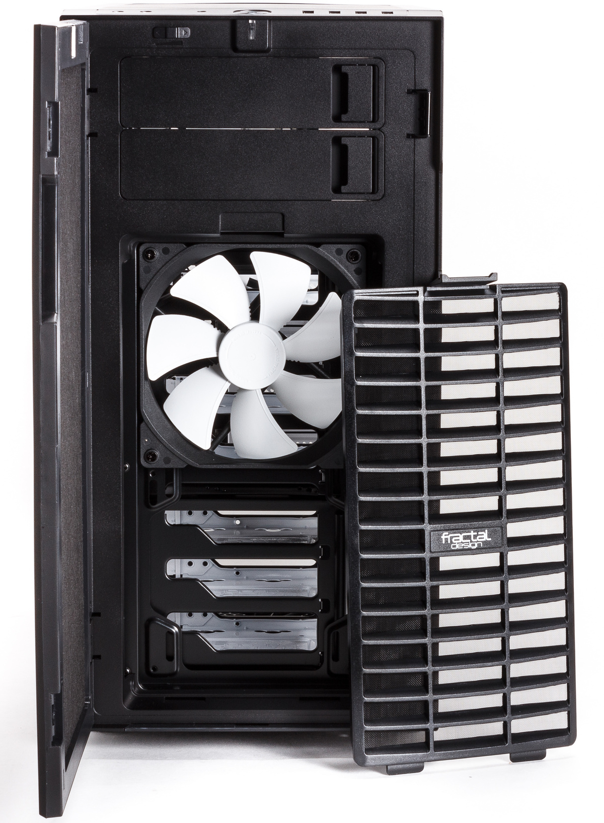 Fractal Design Define R5 review: verfijning - Intern en koeling ...