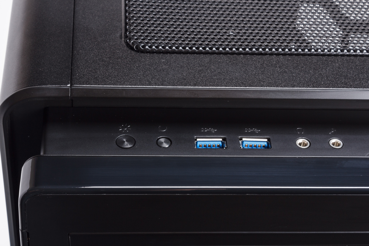 Phanteks Enthoo Mini XL review: één kast, twee systemen - Uiterlijk ...