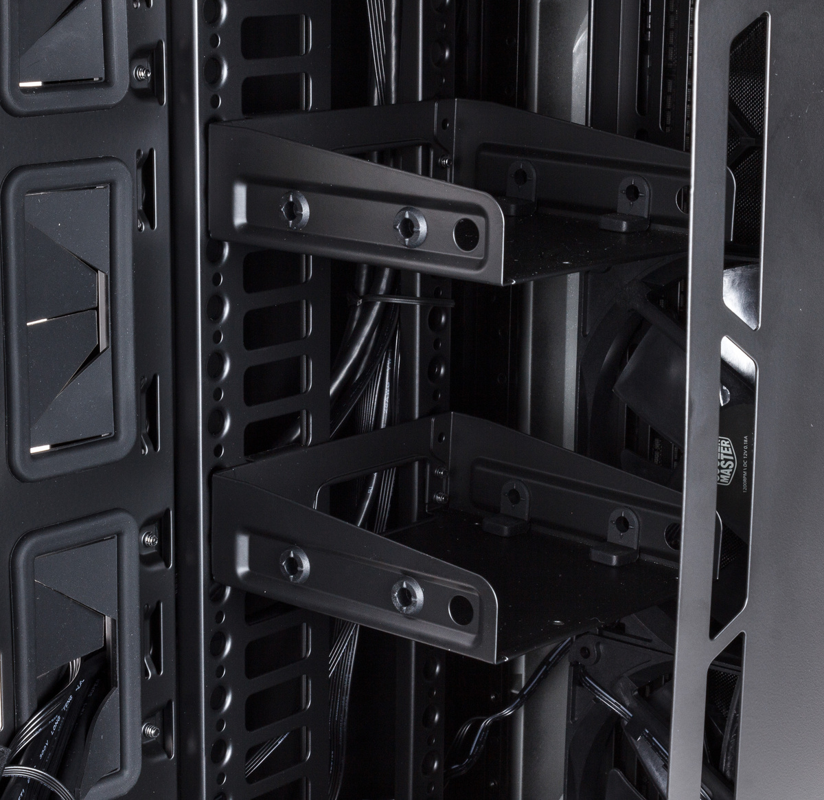 Cooler Master Cosmos C700P review: Groot(s) en veelzijdig - Intern en ...